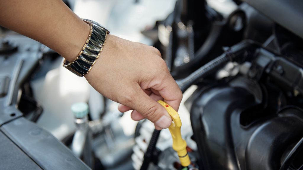 Best Engine Oil for Car in India 2026 – Synthetic vs Mineral vs Semi ...